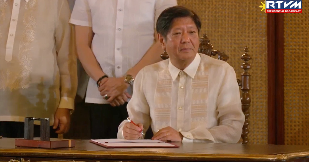 Marcos signs law creating new Negros Island Region • PhilSTAR Life Marcos signs law creating new Negros Island Region • PhilSTAR Life